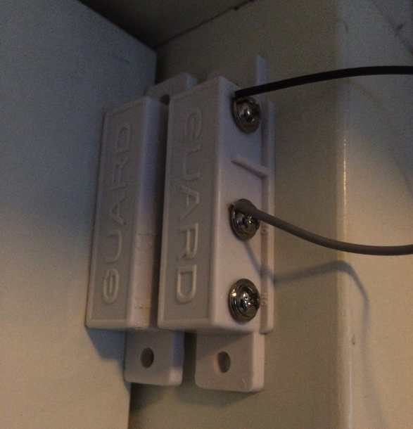 A low energy open door detector with radio signals and MQTT – Thingsmatic